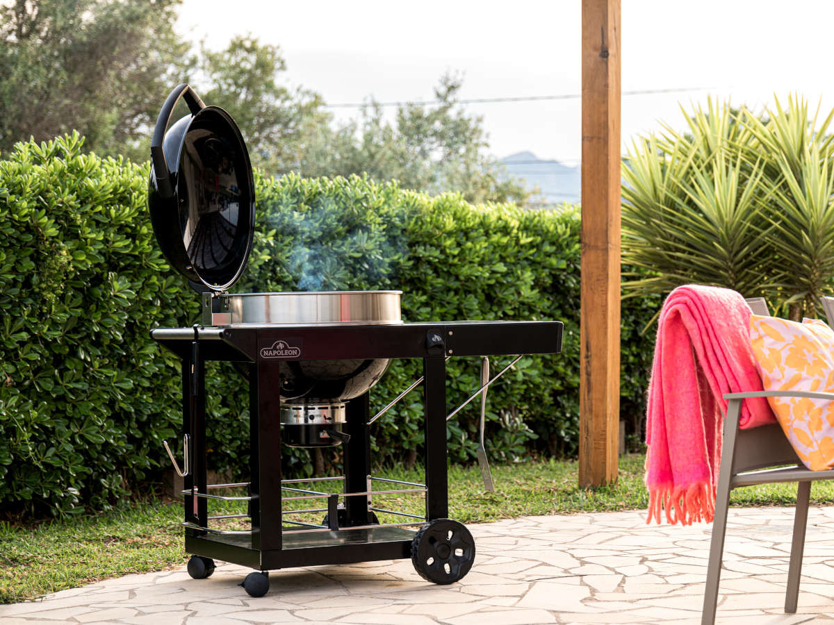 Barbecue à charbon Kettle Pro 57 cm sur chariot - Napoleon
