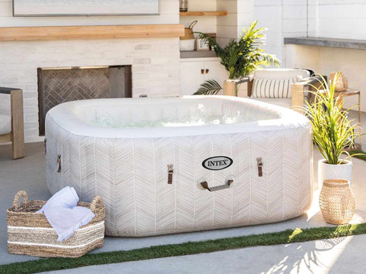 Spa gonflable Intex Chevron 4 places - Carré bulles - Jardideco.fr
